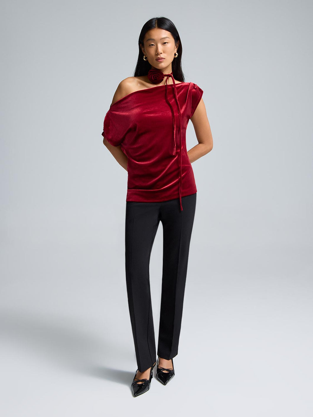 Asymmetrical Velvet Top With Rose Necklace – Suzy Shier