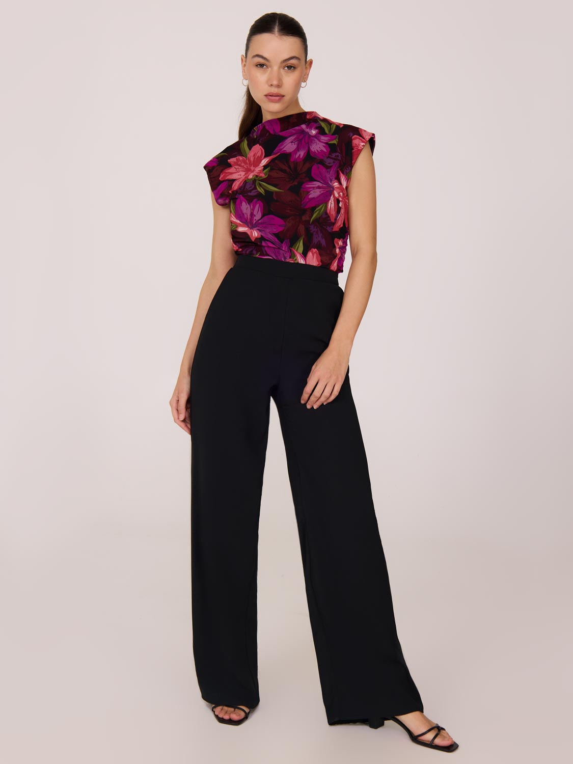 Wide-Leg Pants – Suzy Shier