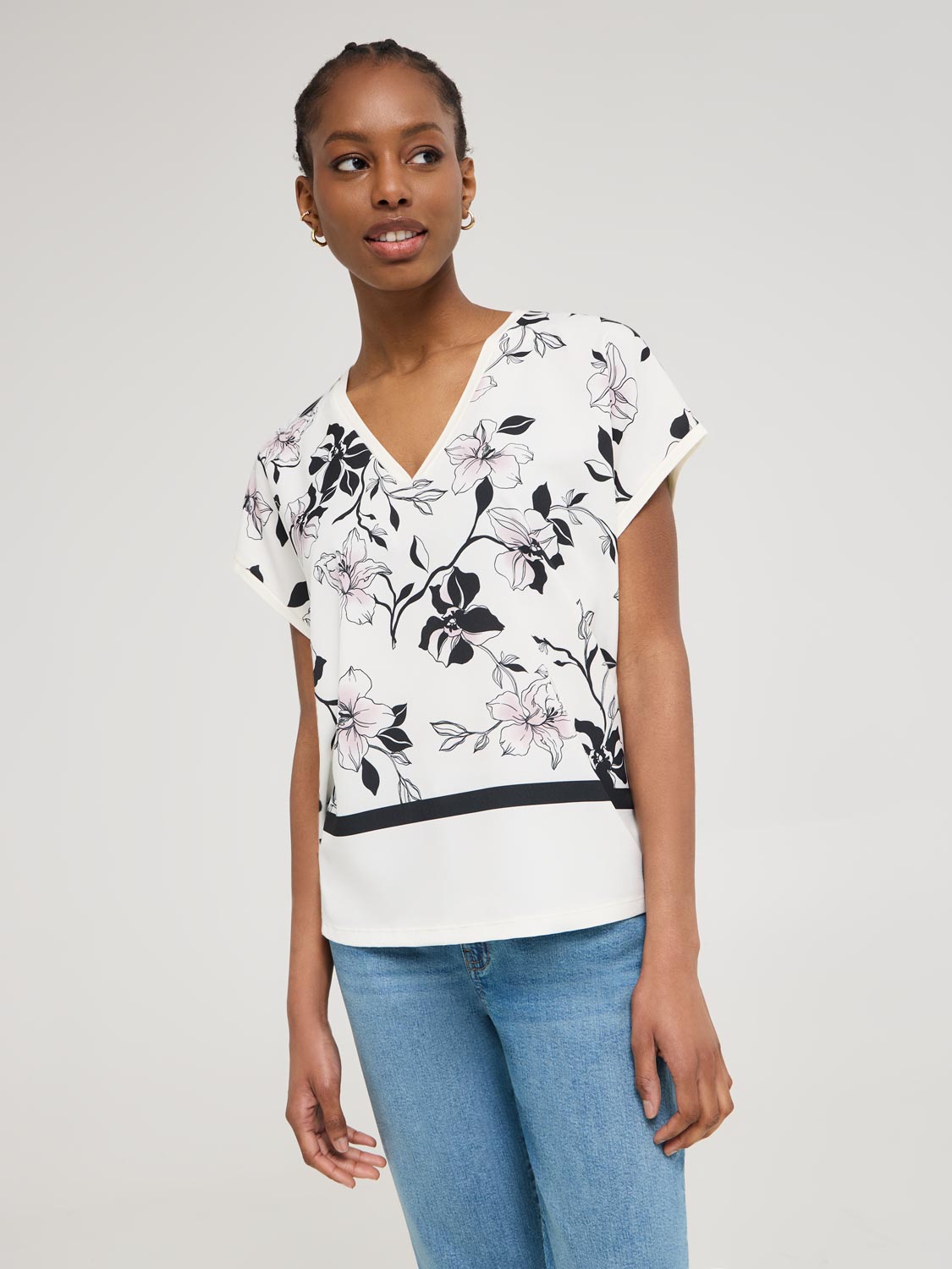 Satin Floral Border Print V-Neck Top – Suzy Shier